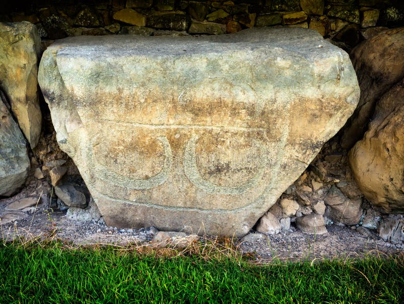 Knowth Neolithic Mound, Kerbstone with Spirals and Lozenges, Ire Stock ...