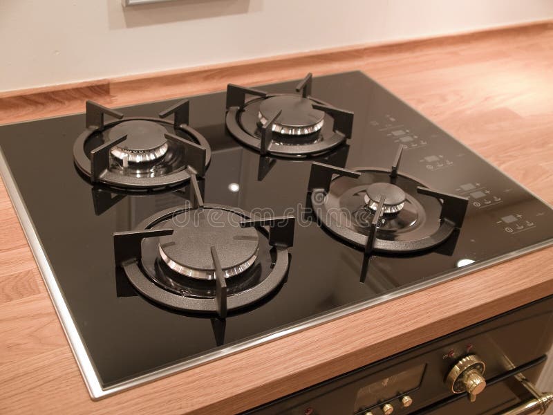 Kochen auf einem Gasofen stockfoto. Bild von feuer, propan - 16313750