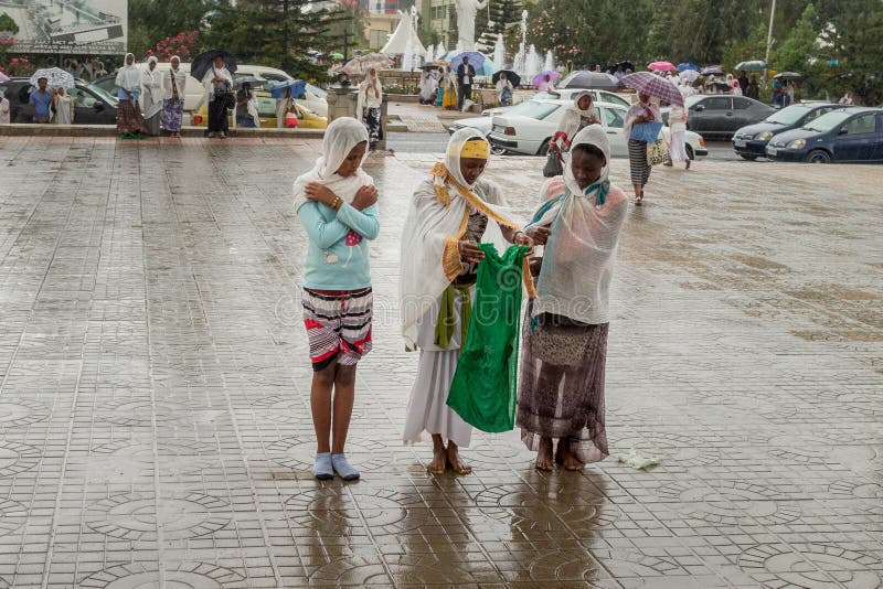 Koekepan, Die De Kruisiging Herinneren Redactionele Fotografie - Image ...