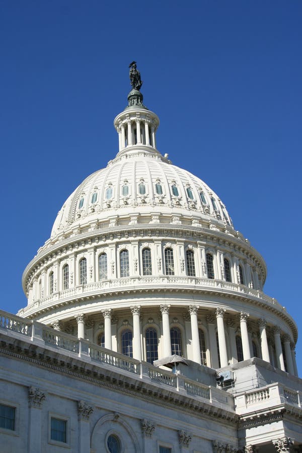Bovenkant Van De Bouw Van Het Capitool Stock Foto - Image of overheid ...
