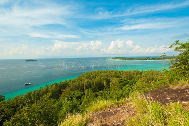KOH ADANG : Viewpoint Chado Cliff on Koh Adung, Satun Thailand Stock ...
