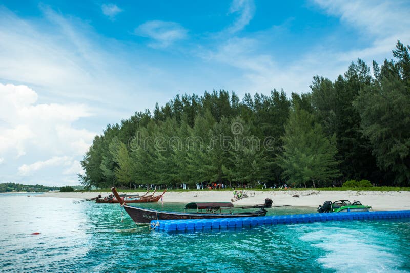 KOH ADANG : Viewpoint Chado Cliff on Koh Adung, Satun Thailand Stock ...