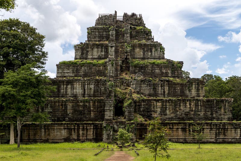 Koh Ker Temple, Siem Reap Cambodia Sep 2015. Stock Photo - Image of ...