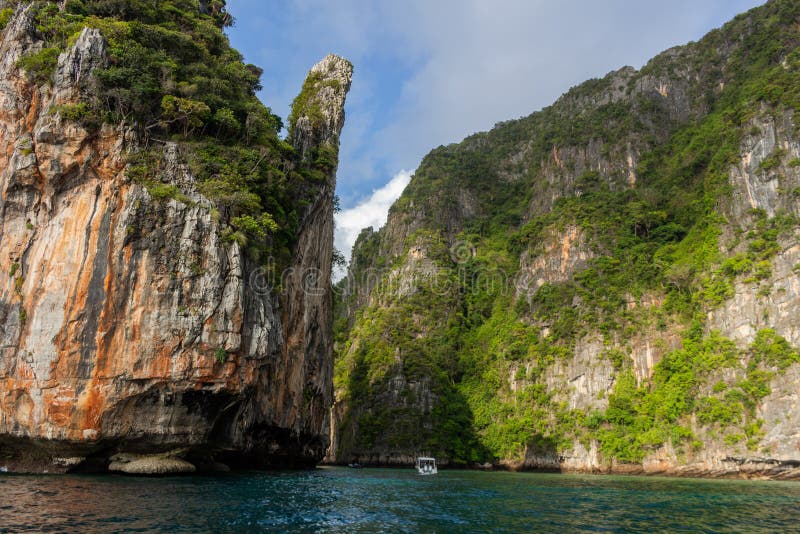 Koh Phi Phi Leh Limestone Rocks Editorial Photography - Image of ...