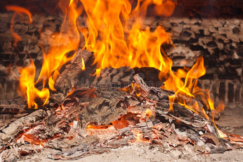 Kohlen Und Asche. Brennendes Feuer Stockfoto - Bild von glut, graulich ...