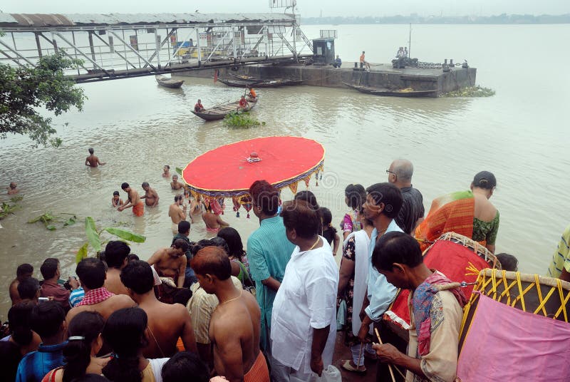 The Kolabau Ritual at the River Ganga Editorial Photo - Image of ...