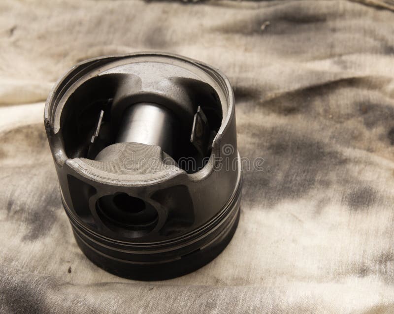 Kolben vom Auto stockfoto. Bild von poliermittel, zylinder - 64426450