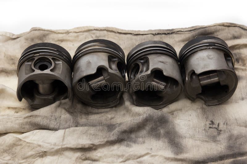 Kolben vom Auto stockbild. Bild von metall, automobil - 64426473