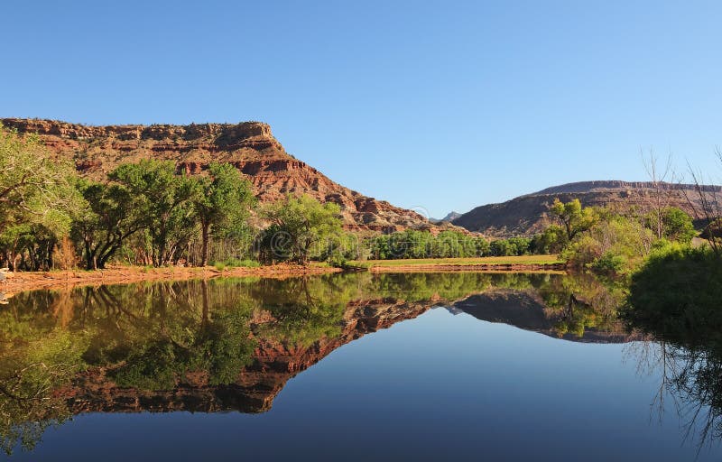 Kolob Terrace stock image. Image of reflecting, trail - 7155227