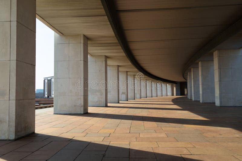 Kolonnade stockbild. Bild von frontseite, grau, korinther - 39223839