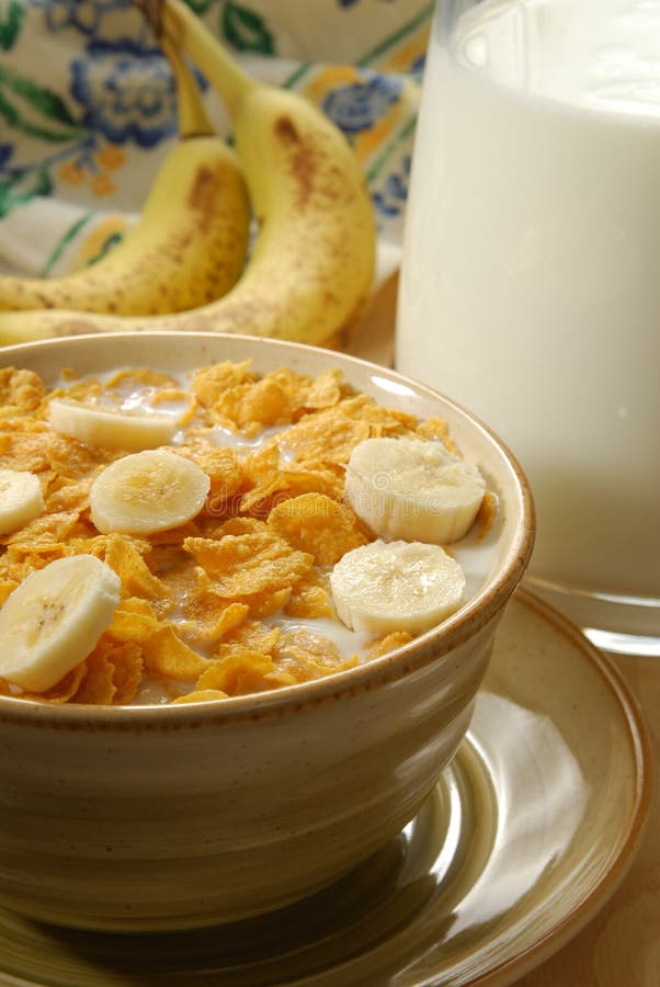 Kom van cornflakes stock foto. Image of diner, graan - 13729490