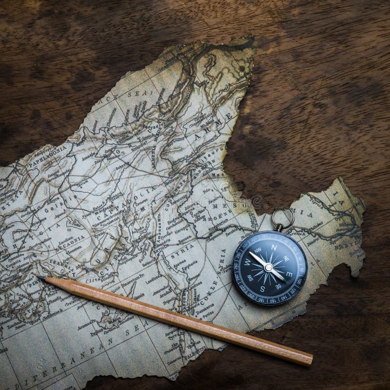 Kompasu i rocznika mapa obraz stock. Obraz złożonej z spalony - 37238289