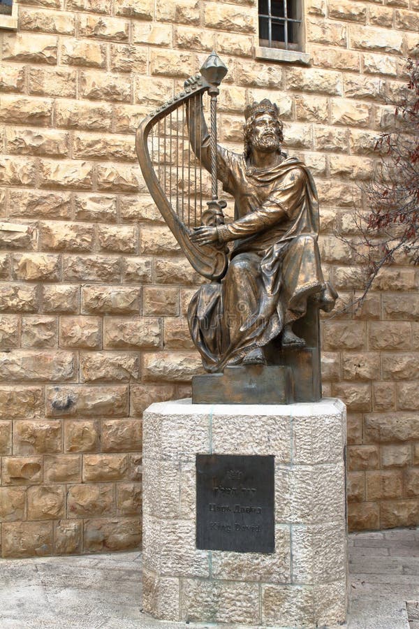 Het Standbeeld Van Koning David Dat De Harp In Jeruzalem, Israël Speelt ...