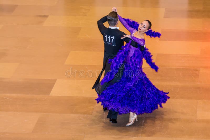 Konkurrenten, Die Langsamen Walzer Auf Der Tanzeroberung Tanzen ...