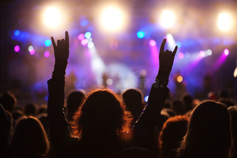 Konzert stockbild. Bild von band, gotisch, publikum, instrument - 14932507