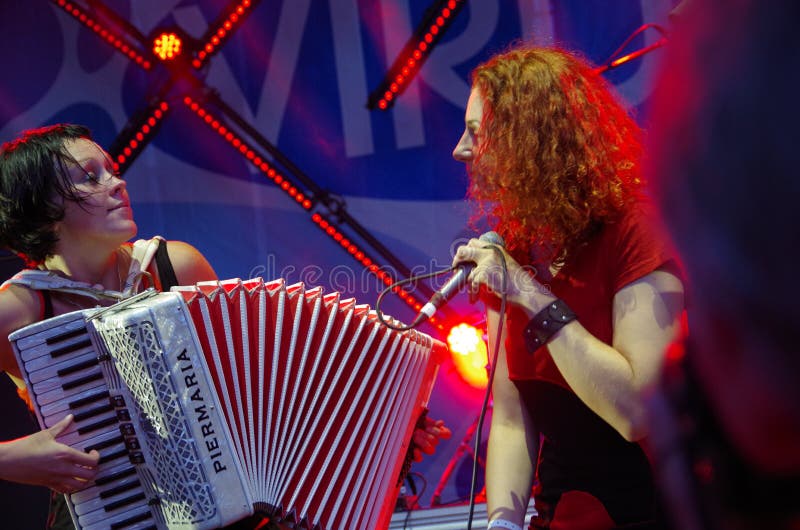 Konzert Der Band Iva Nova 1 Redaktionelles Foto - Bild von felsen, erscheinen: 47070166