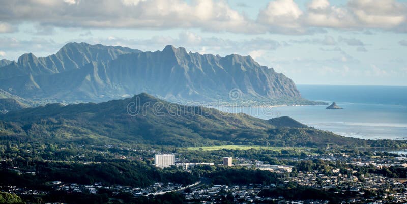 Koolau Mountain Range, Oahu, Hawaii Stock Photo - Image of rock, hawaii ...
