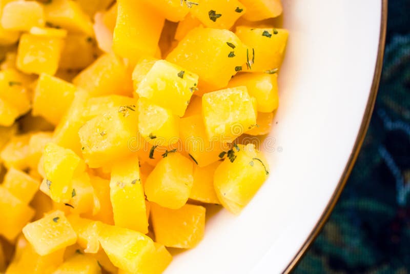 Gele Koolraap Op Een Servet Stock Foto - Image of wortel, half: 39275900