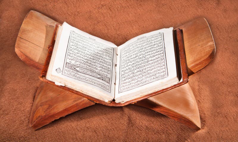 Koran, heilig boek stock foto. Image of arabisch, gebed - 19485836