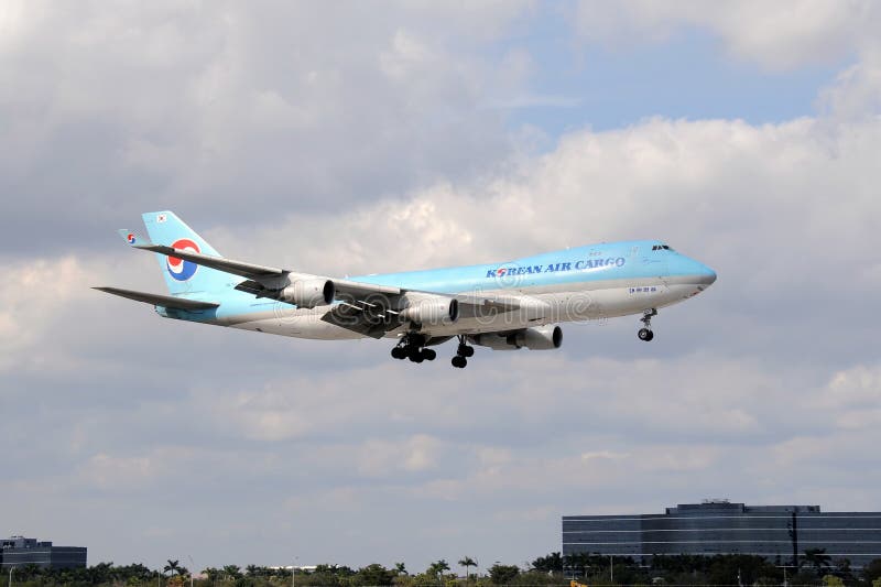 Boeing 767 Cargo Jet Delivering Express Mail Stock Image - Image of ...
