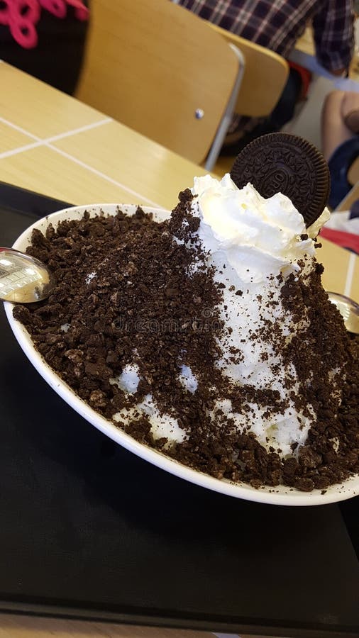Koreaner Oreo Bingsu stockfoto. Bild von rasiert, koreanisch - 96659448
