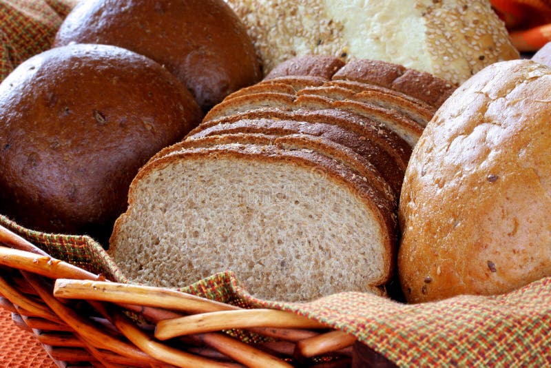 Kornbrot und Rolls stockbild. Bild von nahrung, rollen - 6672037