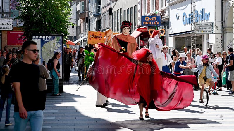 Kosmos Good Life Parade - Walking through the Streets of Aarhus ...