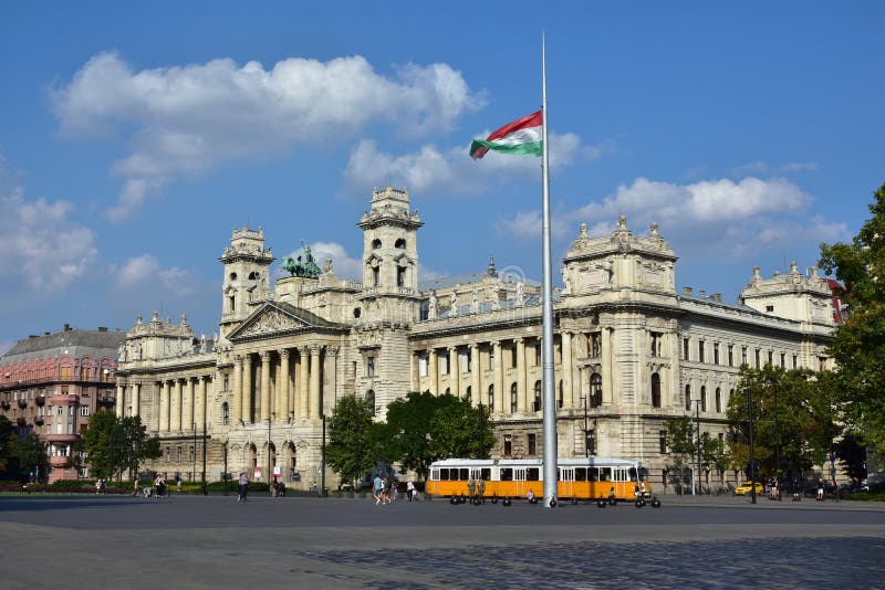 Kossuth Ter and Ethnographic Museum in Budapest Editorial Image - Image ...