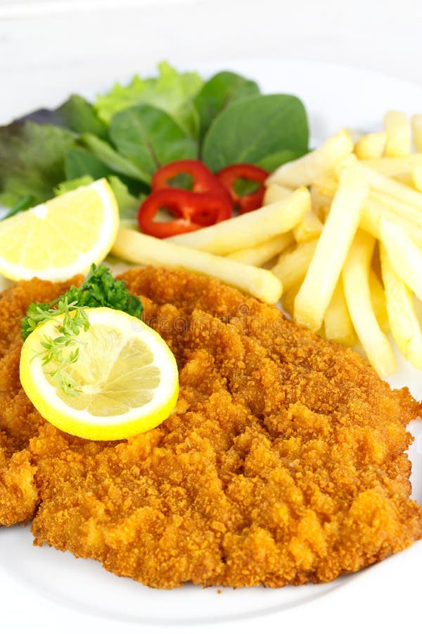 Kotelet met frieten stock foto. Image of frans, voedsel - 56025070