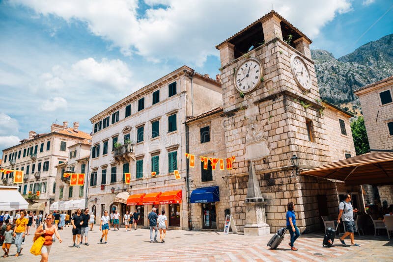 Kotor Old Town Square I Kotor, Montenegro Redaktionell Arkivbild - Bild ...