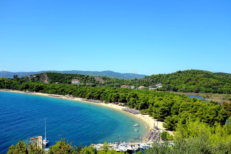 Koukounaries Strand, Skiathos, Grekland Redaktionell Arkivfoto - Bild ...