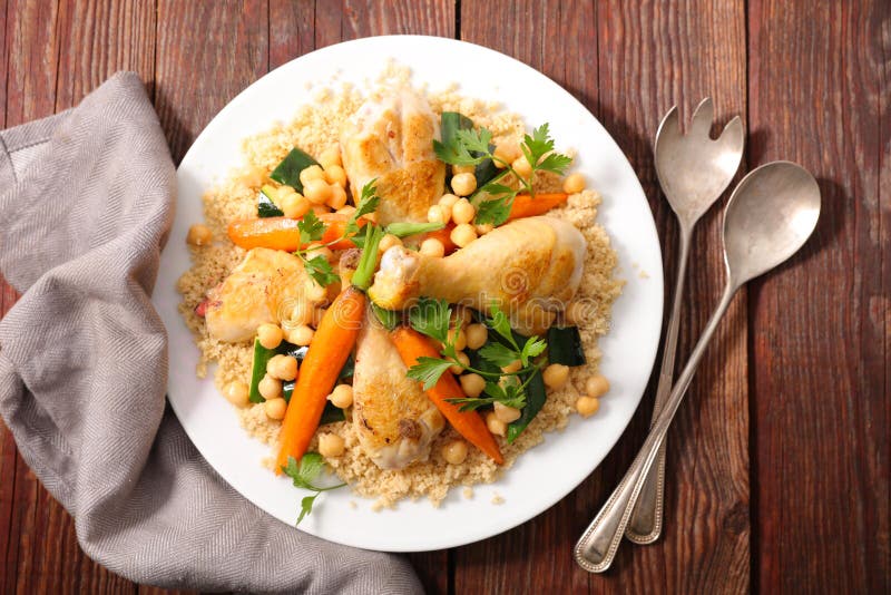 Kouskous stock afbeelding. Image of restaurant, hout - 101198289