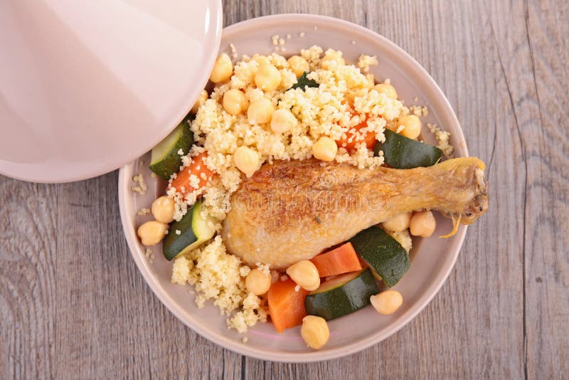 Kouskous stock afbeelding. Image of restaurant, hout - 101198289