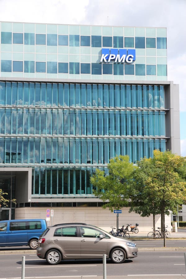 KPMG em Europa fotografia editorial. Imagem de berlim - 98468737