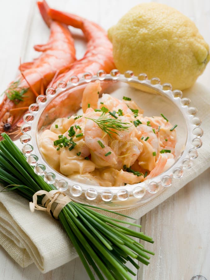 Krabbencocktail Mit Avocado Auf Weiß Stockbild - Bild von gaststätte ...