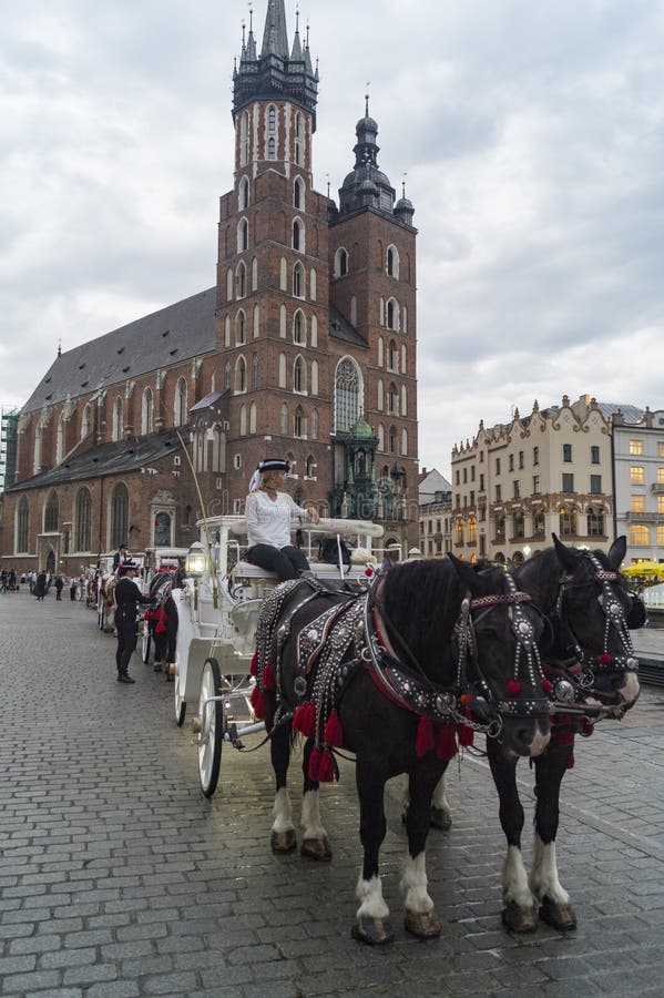 Krakow fyrkant redaktionell arkivbild. Bild av marknad - 101342232