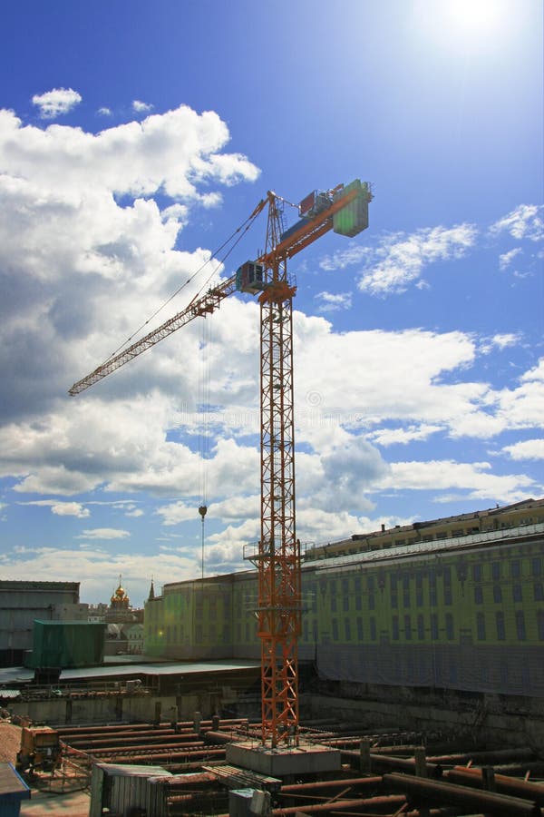 Kran redaktionelles bild. Bild von hochkonjunktur, wasser - 42408205