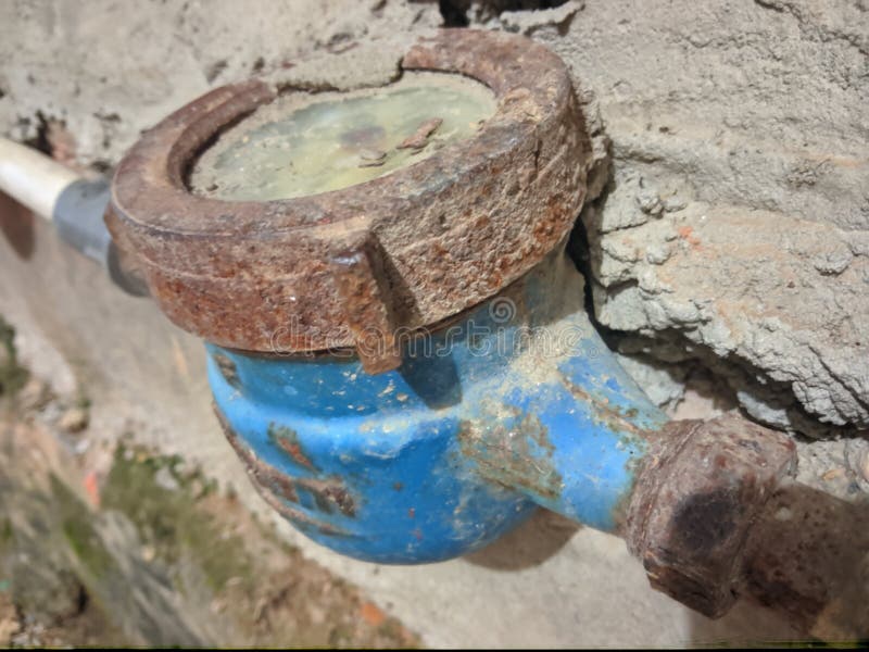 Rusty Faucet for a Long Time Stock Image - Image of water, time: 225873165