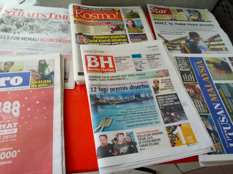 Krant redactionele foto. Image of pers, vandaag, krant - 107537781