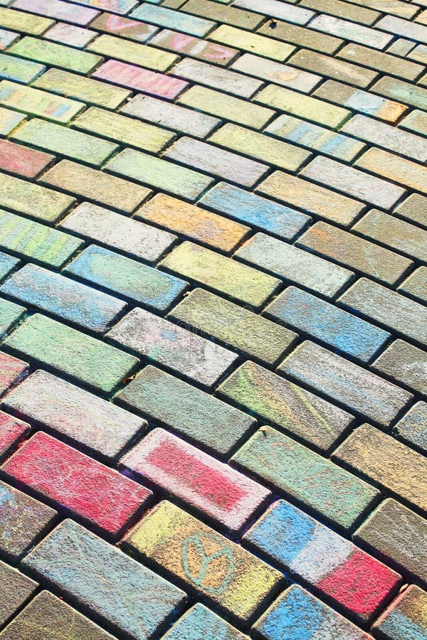 Kreide auf der Pflasterung stockfoto. Bild von kreide - 9591606