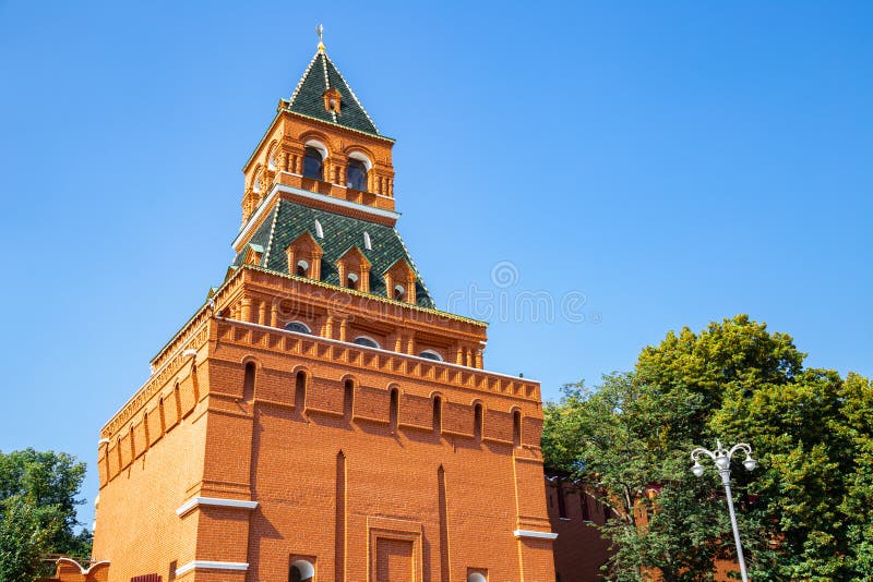 Kremlin Fortress Spasskaya Tower on Red Square in Moscow, Russia Stock ...