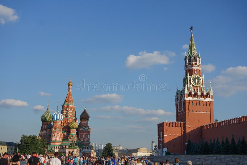 Kremlin Red Wall in Moscow editorial stock image. Image of asia - 76210444
