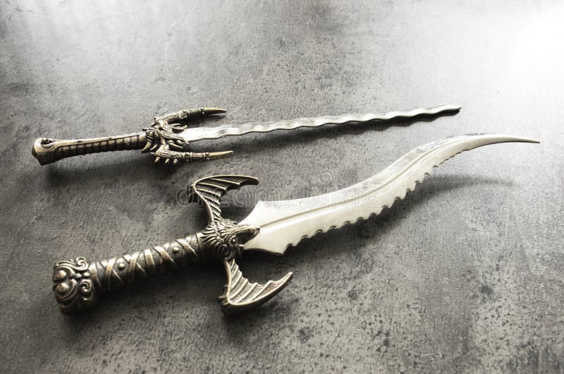 Kriegsmesser stockbild. Bild von jagd, antiquitäten, juwel - 57370475