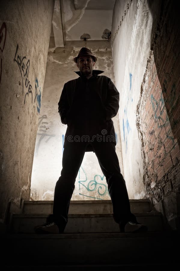 Kriminalare i handling arkivfoto. Bild av mördare, hemlighet - 32011954