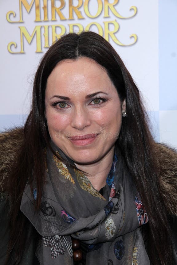 Kristin Minter editorial photography. Image of minter - 25258252