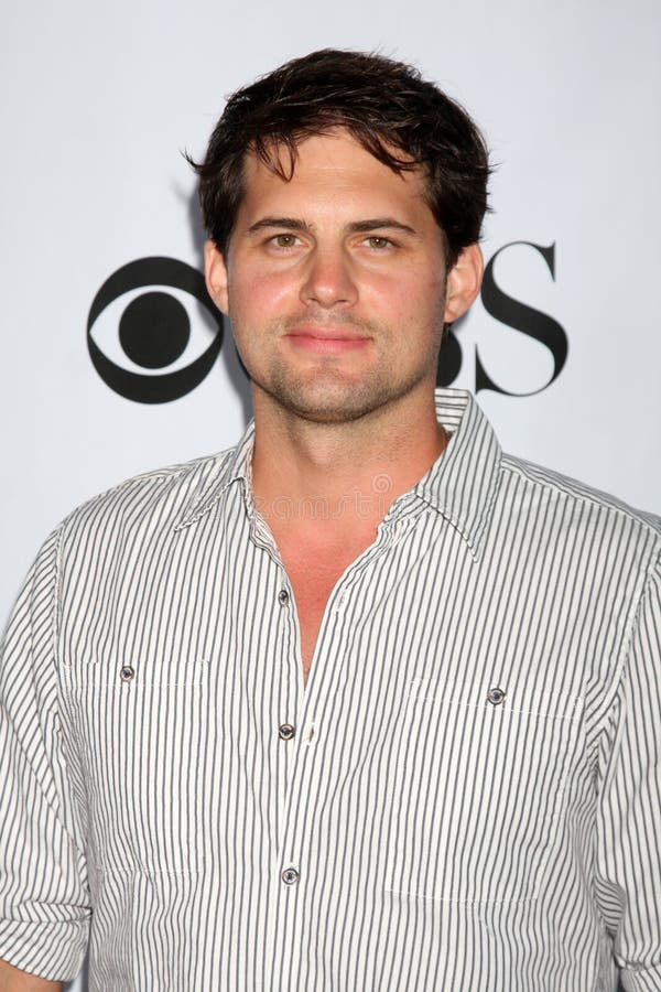 Kristoffer Polaha fotografía editorial. Imagen de estrellas - 36034937