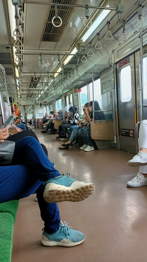 KRL kereta Indonesia editorial stock photo. Image of building - 270571628