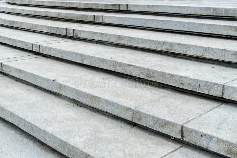 Kromme concrete trap stock foto. Image of textuur, ingang - 77870916