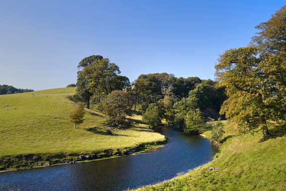 Kromming in de Rivier Bela stock foto. Image of buiten - 3419188