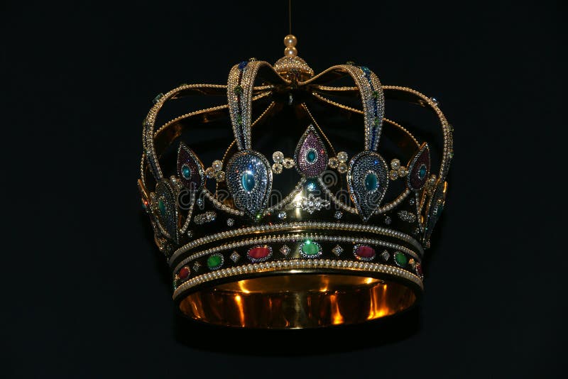 Krone stockbild. Bild von juwel, kategorie, kunst, person - 6573825